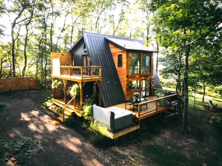 California A-Frame House Looks Great