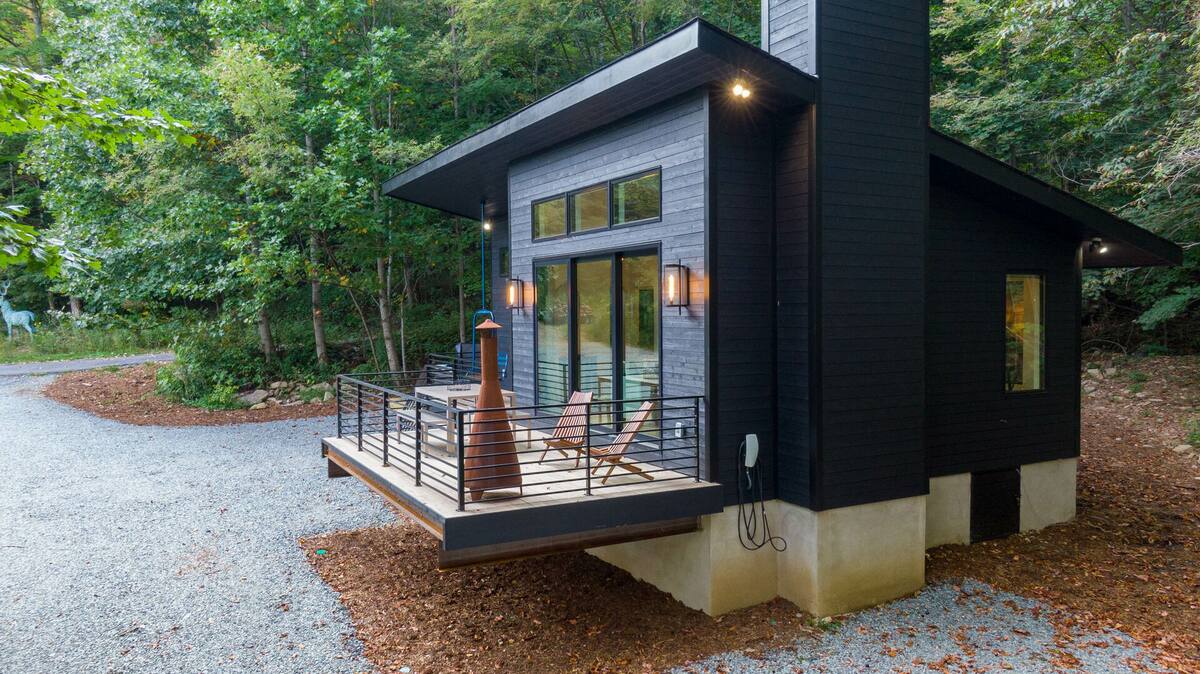 Little Bear Escape Tiny House with Jacuzzi - Trend House Designs
