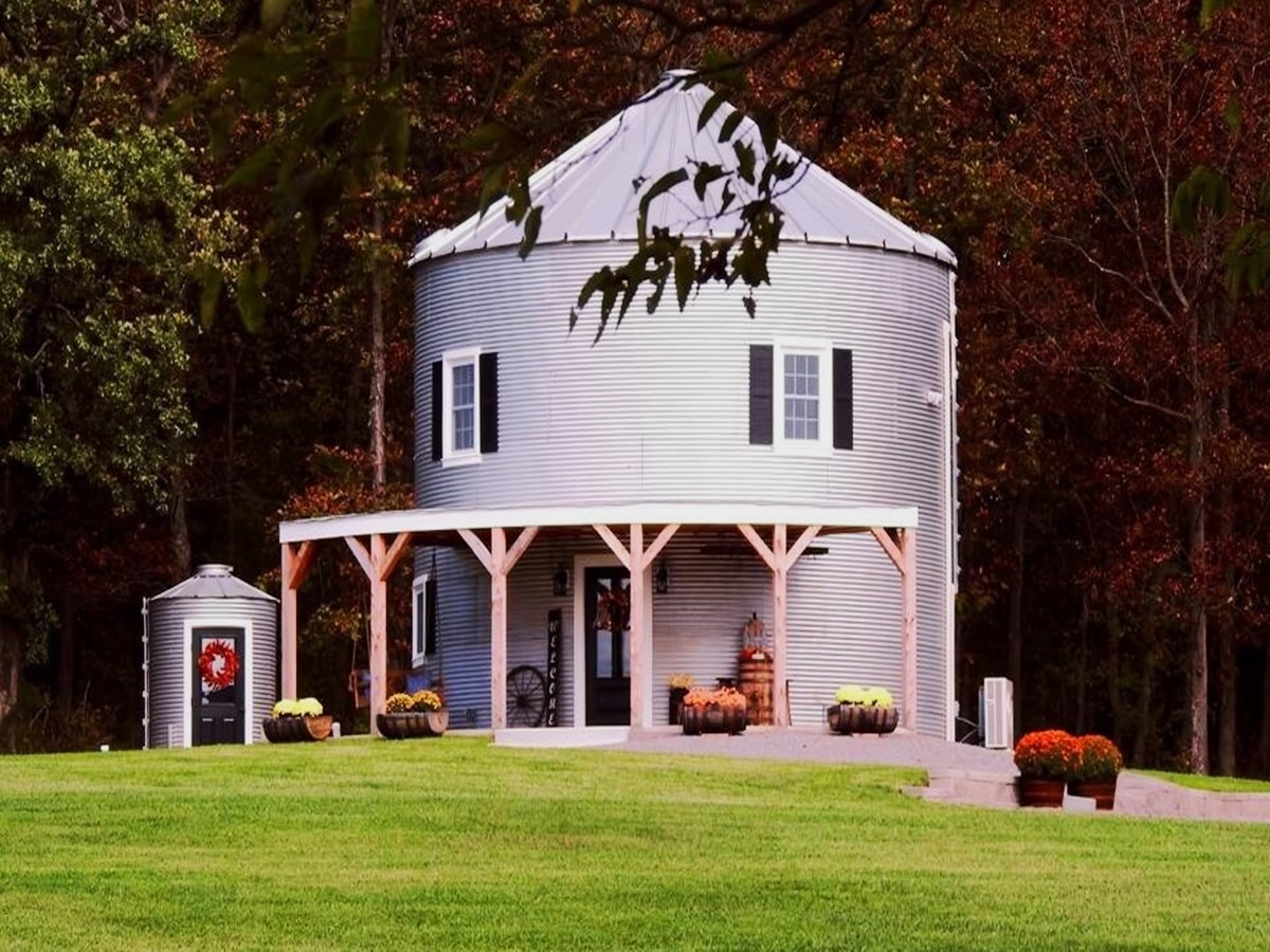 Silo Farmhouse Design Great Transformation Story - Trend House Designs