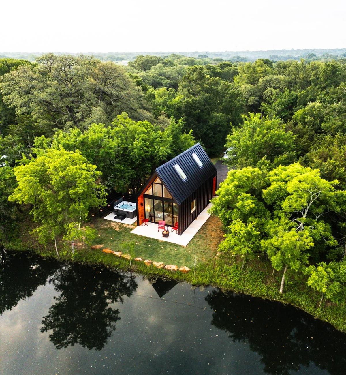 40m2 Lakeside Escape House in Waco: Dreamy Holiday Cabin - Trend House ...