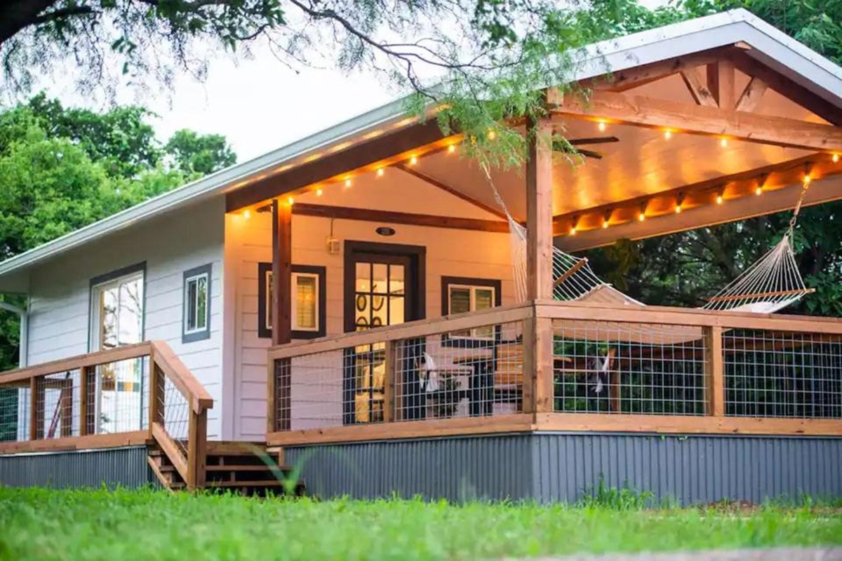 Secure 40m2 Small Holiday House in Texas - Trend House Designs