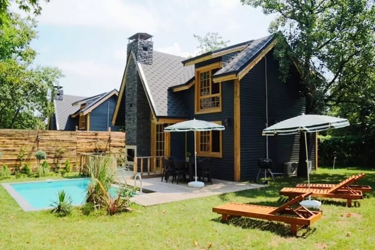 British Style Small Holiday House - Trend House Designs